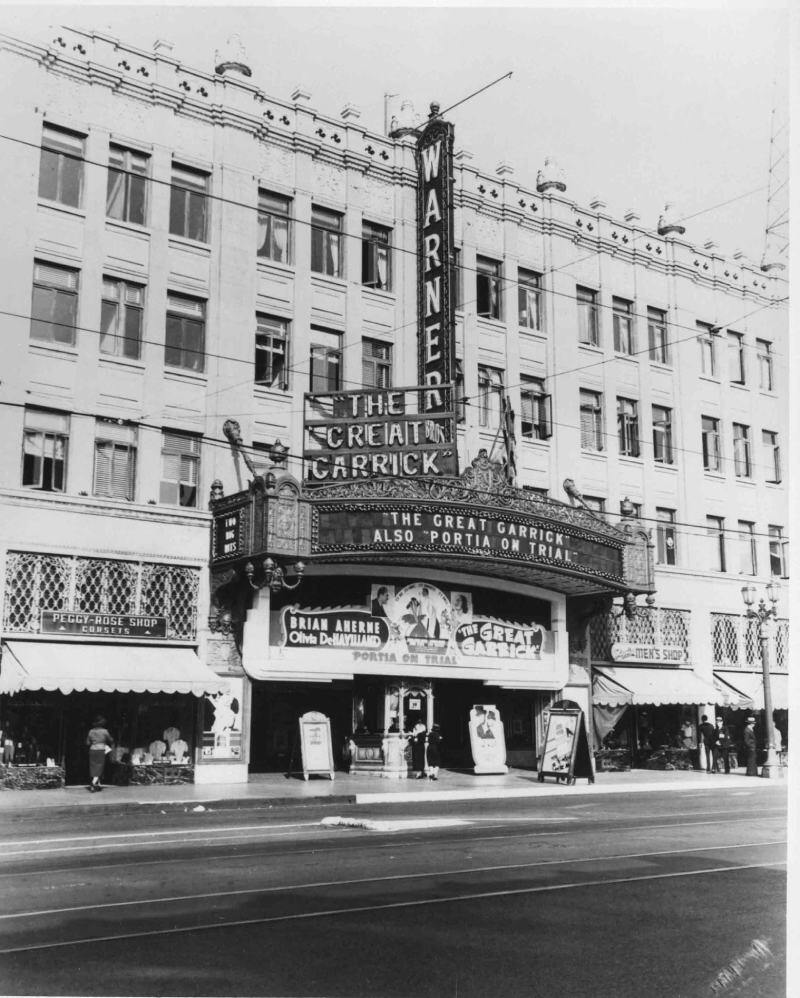 The Enduring Magic of a Movie Marquee Sign | Flexlume